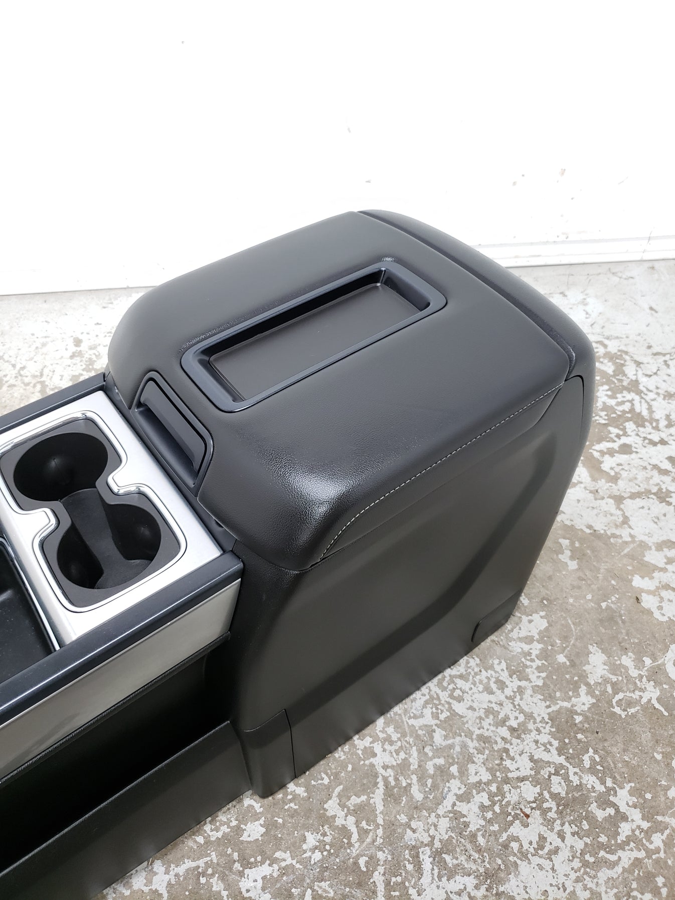 Chev Truck Silverado 2015 Black hard Pastic Center Console Sierra ...