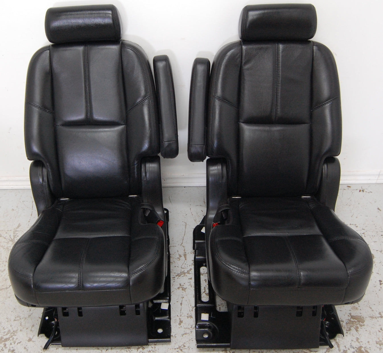 Yukon Tahoe XL 2nd Row Bucket Seats Suburban Escalade ESV Captain Chai ...